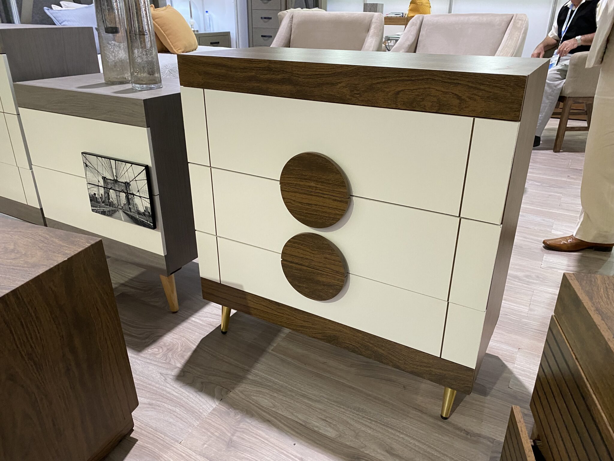 Buró Lia blanco con nogal – Mital Muebles